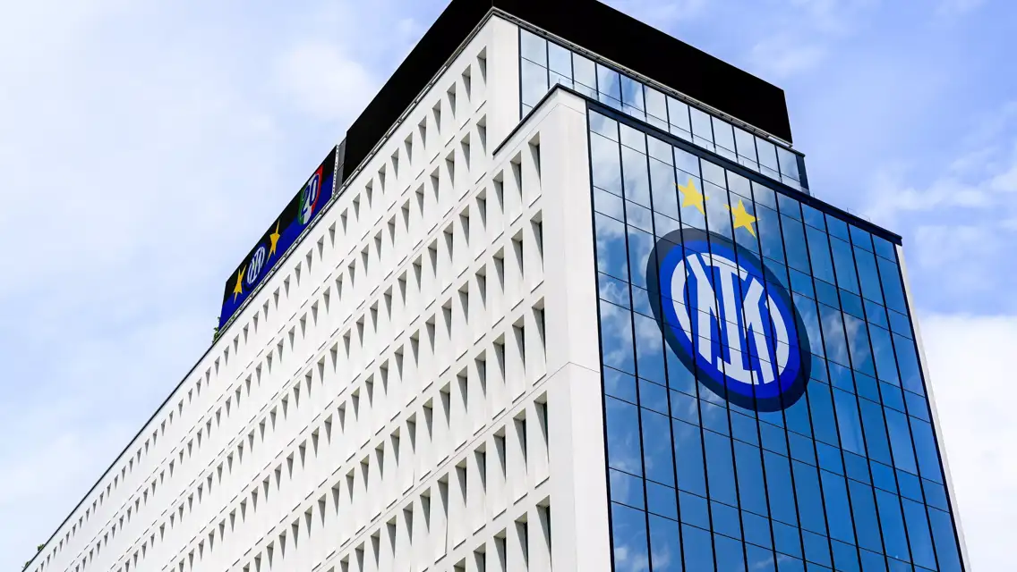 La Seconda Stella sulla facciata dell'Inter HQ | Inter.it