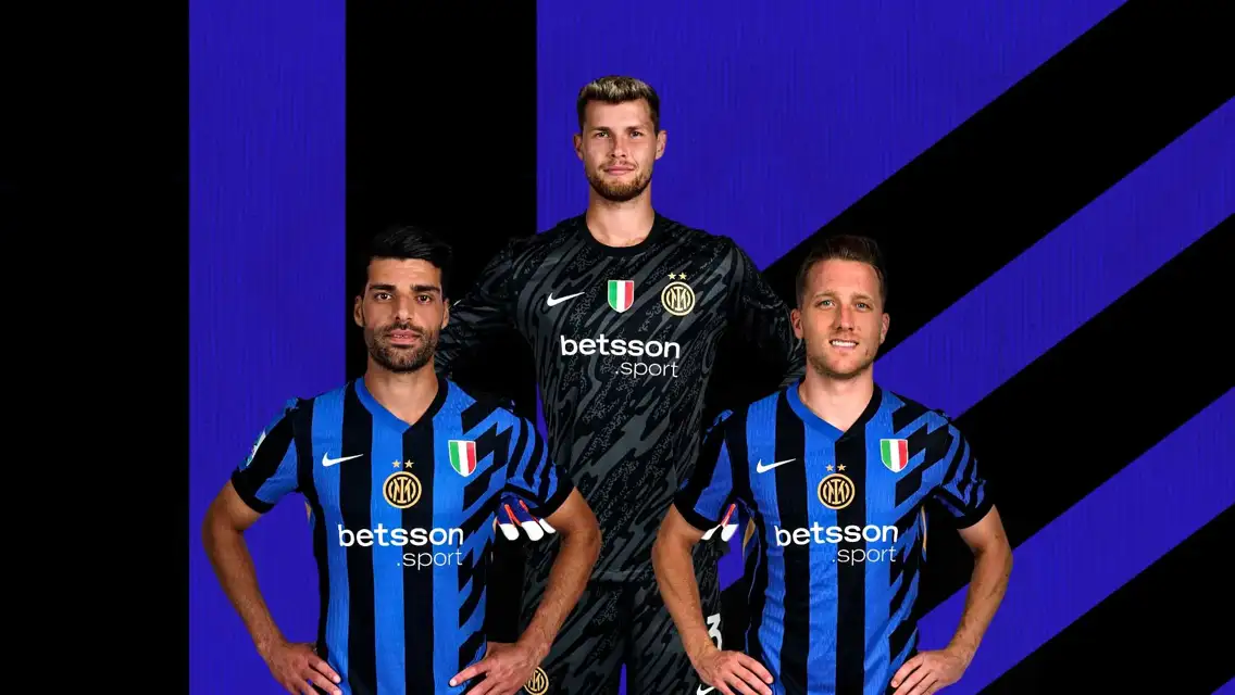 Shirt numbers of Martínez, Zieliński and Taremi