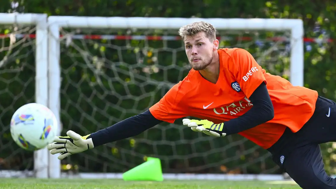 Football, passions, and music: 10 facts about Josep Martínez | Inter.it