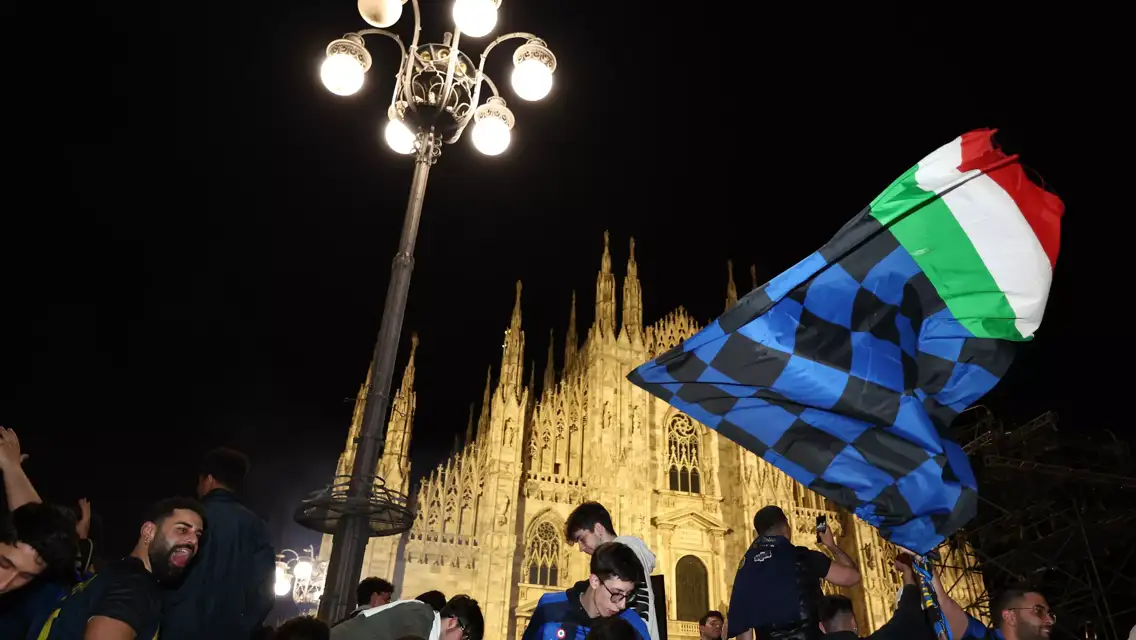 Milano è solo nerazzurra: la festa in Piazza Duomo | Inter.it