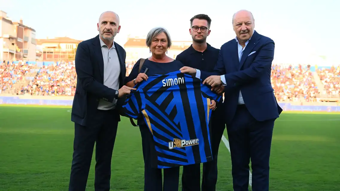 Un pensiero per Gigi Simoni a Pisa: l'Inter omaggia la famiglia | Inter.it