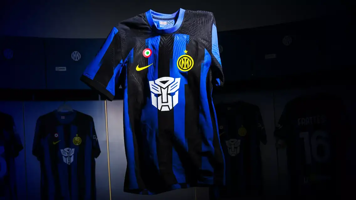Inter e Paramount+ presentano la maglia Home in edizione limitata ...